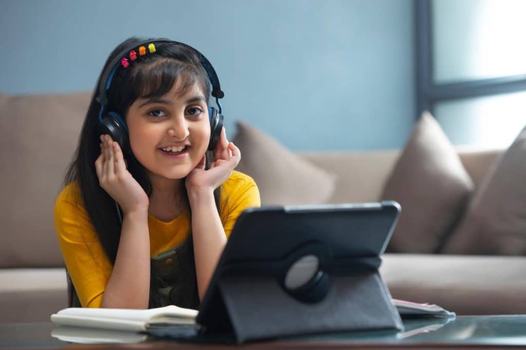 Online Schooling In India: What Is It And How Does It Work?